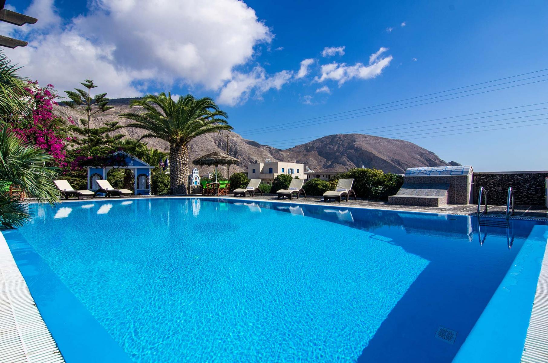 Holiday Beach Resort Hotel Santorini Perissa Perivolos - Official Site